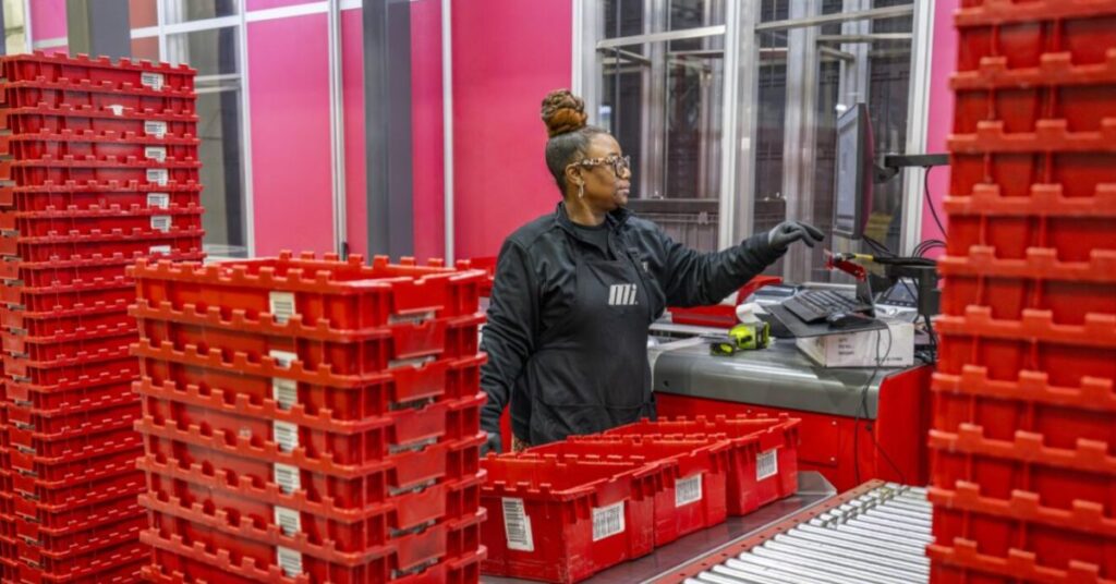 Enhance Efficiency and Accuracy - Logistics Inspection Tunnel